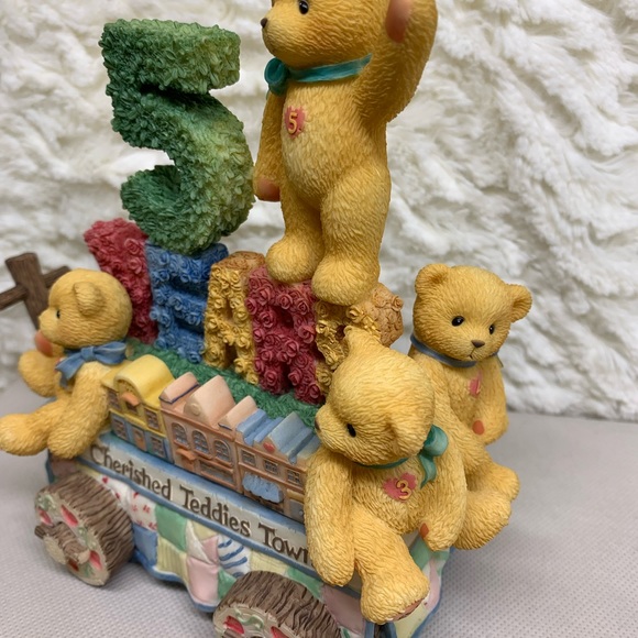 Cherished Teddies | Accents | Cherished Teddies Five Teddies On A Float ...